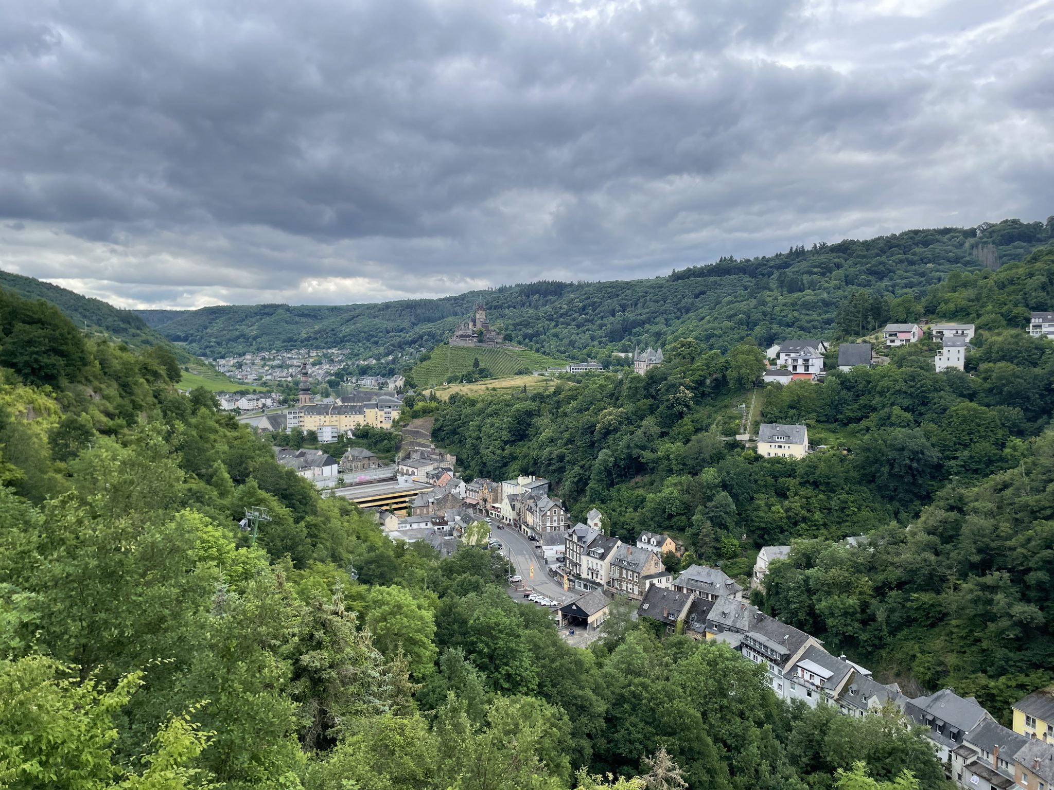 Wanderlust & Aussicht: Kurzwanderung in Cochem zum Pinnerkreuz ...